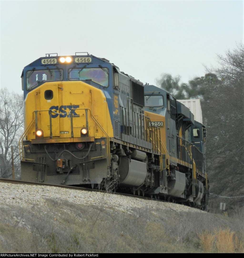 CSX 4566 (SD70MAC) 5250 (ES40DC) 5203 (ES40DC)